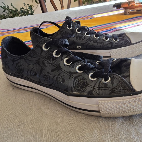 Converse All Stars | Shoes | Converse All Stars Black 2d Roses Tenneys ...